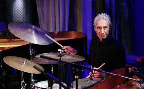 Als Charlie Watts Mick Jagger schlug und Keith Richards ...