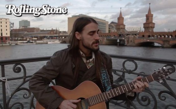 Robert Ellis spielt "For Friends Like Those"— Rolling Stone