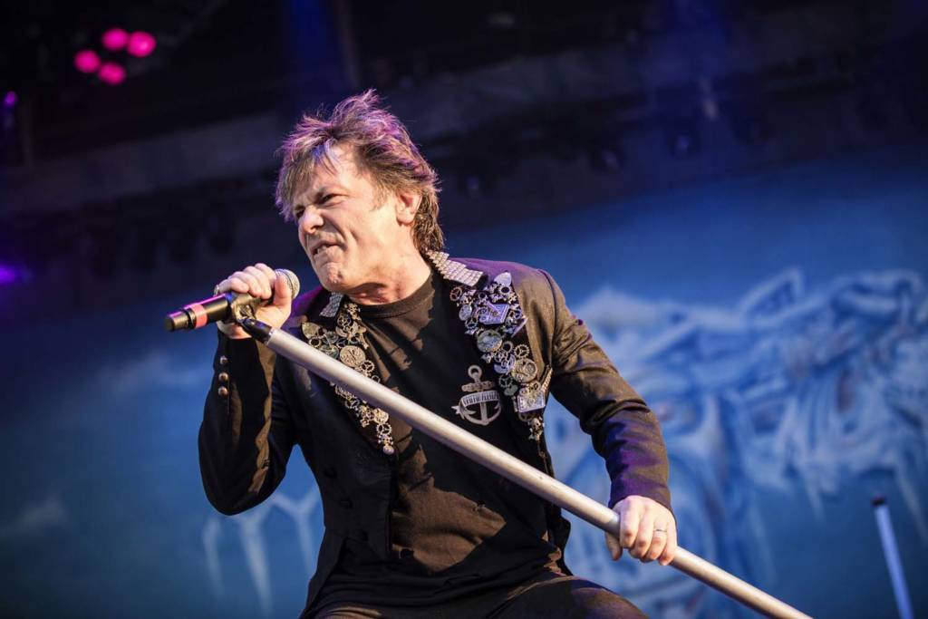 Iron Maiden Backstage: Hinter den Kulissen der „The Book of Souls“-Tour ...