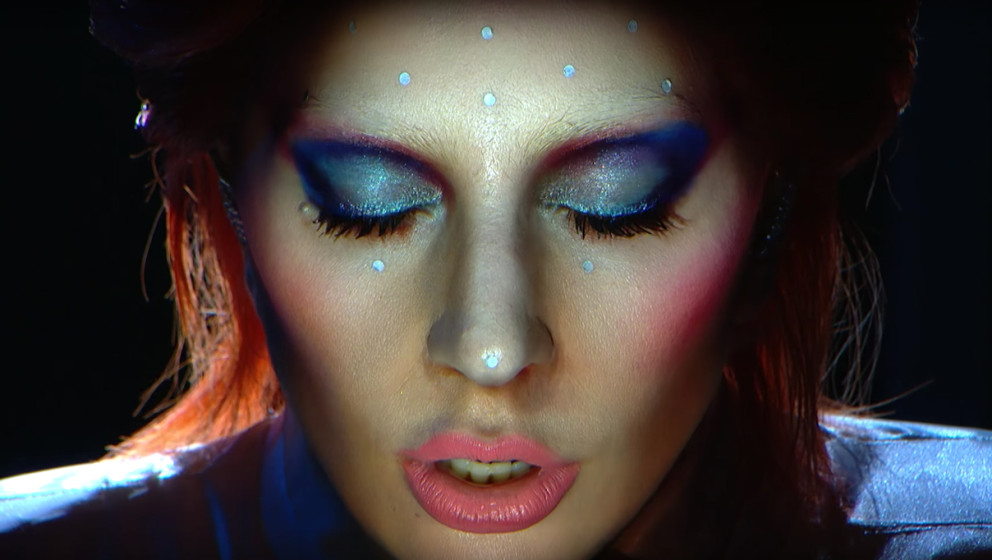 Lady Gagas neue Single „Perfect Illusion“ ist draußen – dazu ein Video ...