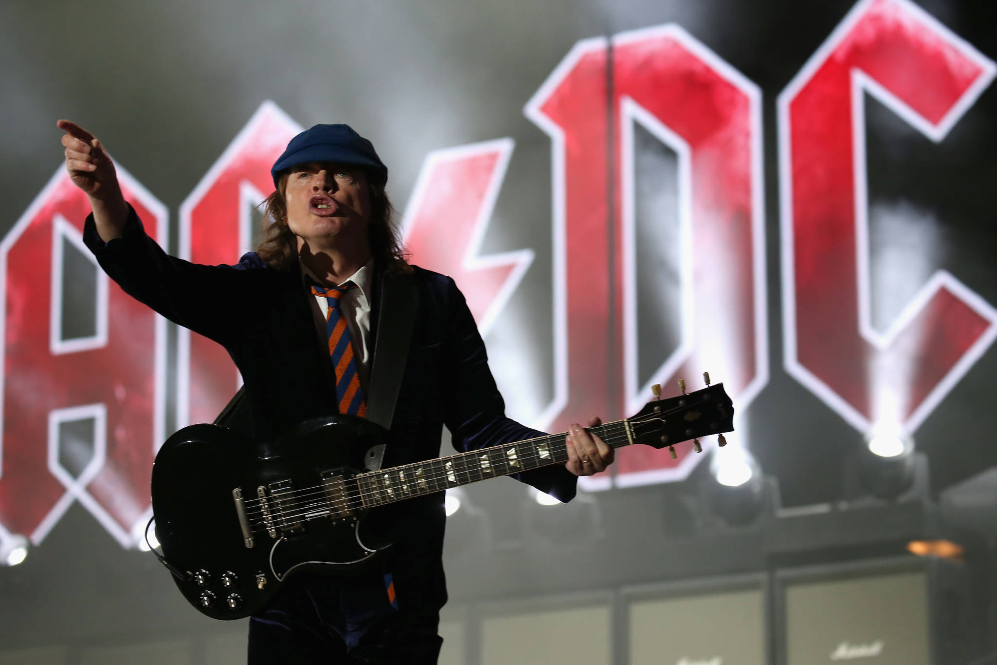 AC/DC: Deshalb wurde Drummer Phil Rudd wieder in die Band aufgenommen ...