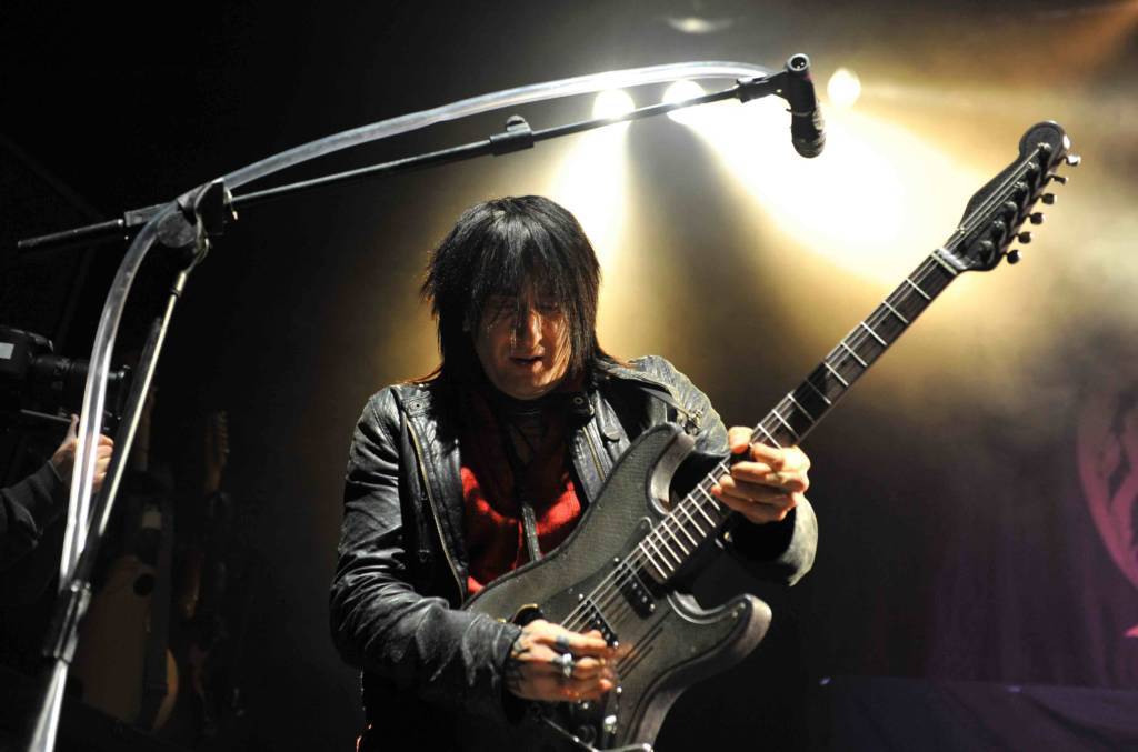 Richard Fortus von Guns N'Roses bestätigt: „Wir hauen ein neues Album ...