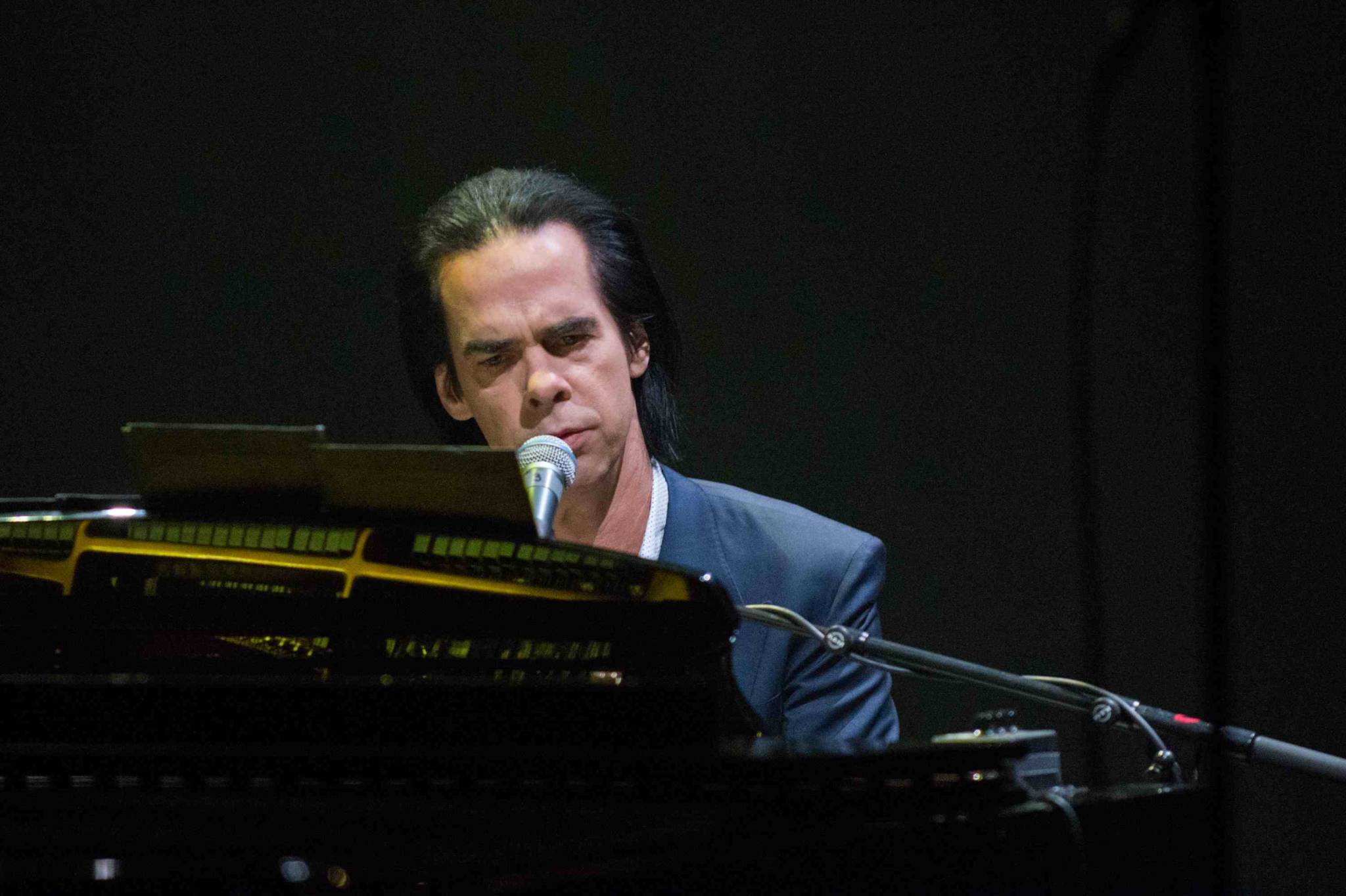 Nick Cave live in Berlin: Blut, Schweiß und Tränen des Schmerzensmanns ...