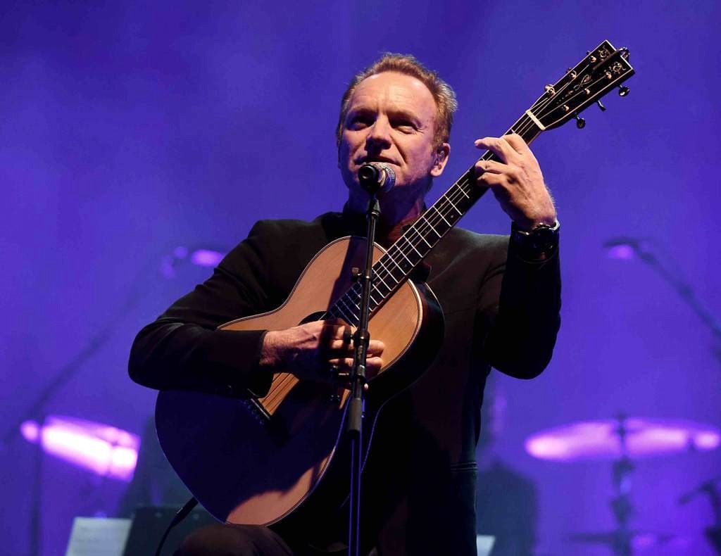 Video: Sting meistert David Bowies „Blackstar“ und „Lazarus“— Rolling Stone