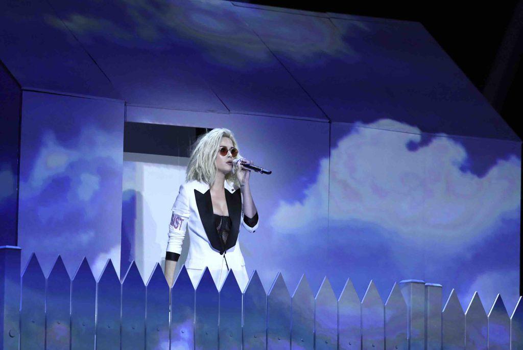 Katy Perry: Grammy-Auftritt gegen Donald Trump— Rolling Stone
