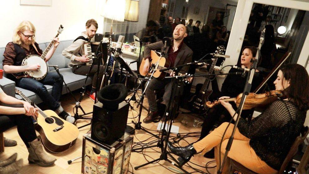 Eric Pfeil: Doku zum neuen Album „13 Wohnzimmer“