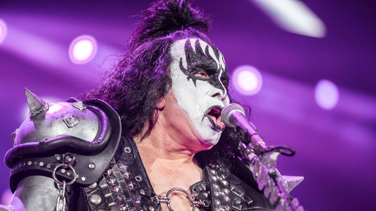 Gene Simmons über Angus Young: Der Typ hat keine Vorderzähne