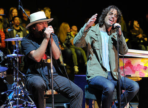 Eddie Vedder bricht Schweigen: „Habe zu Chris Cornell aufgesehen“