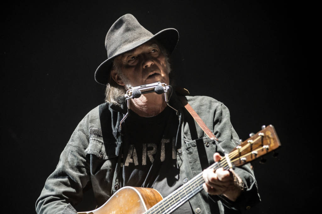Neil Young verkauft die Hälfte seines Songkatalogs— Rolling Stone