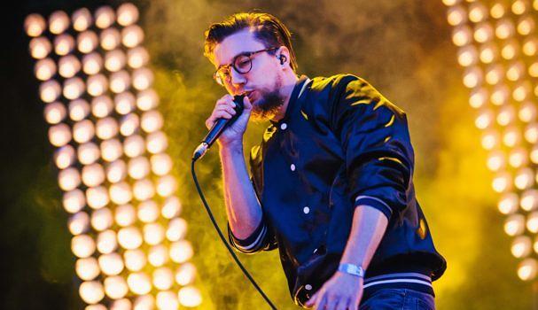 Volltreffer oder Fehlwurf? Rapper Prinz Pi singt Handball-Hymne ...