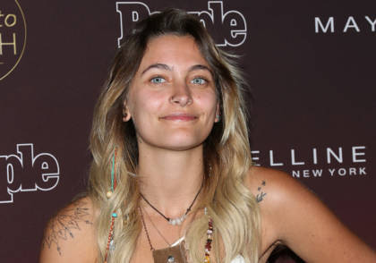 Paris Jackson säubert eigenhändig Michael Jacksons Hollywood-Stern