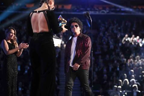 60. Grammys: Sechs Grammys für Bruno Mars – Kraftwerk auch geehrt ...
