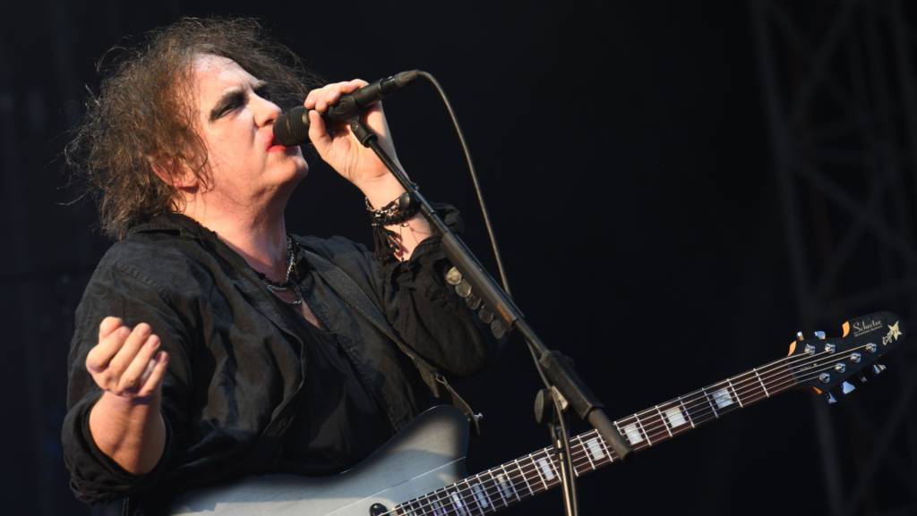 The Cure: Robert Smith verspricht „definitiv“ ein neues Album 2020 ...