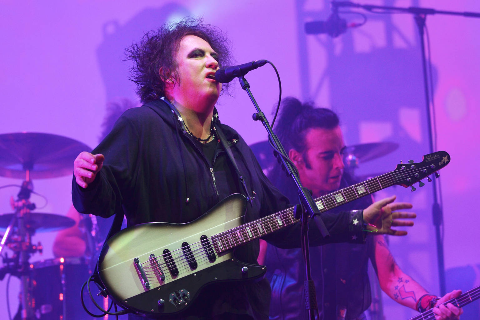 The Cure kurbeln Gitarrenverkäufe durch Glastonbury-Gig an— Rolling Stone