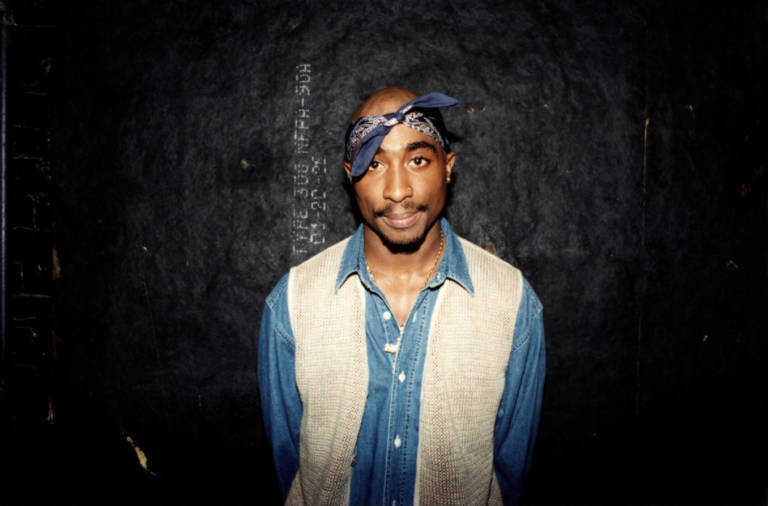 2pac Shakur lebt! Mann beweist es mit einem makaberen Trick