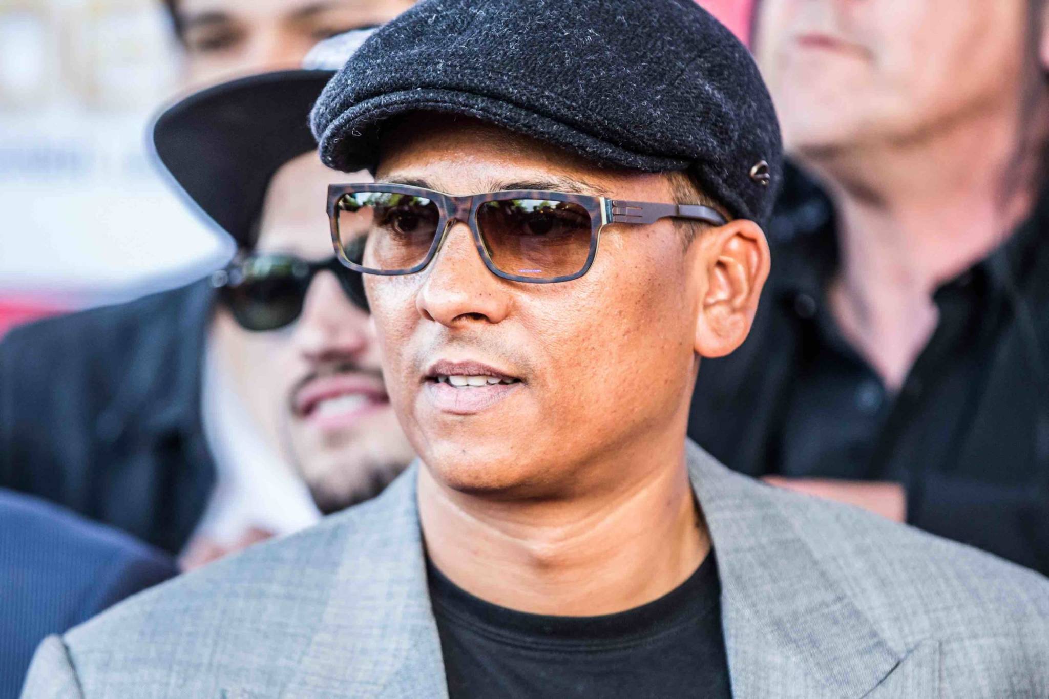 Wer oder was ist „QAnon“ – und was hat Xavier Naidoo damit am Alu-Hut ...
