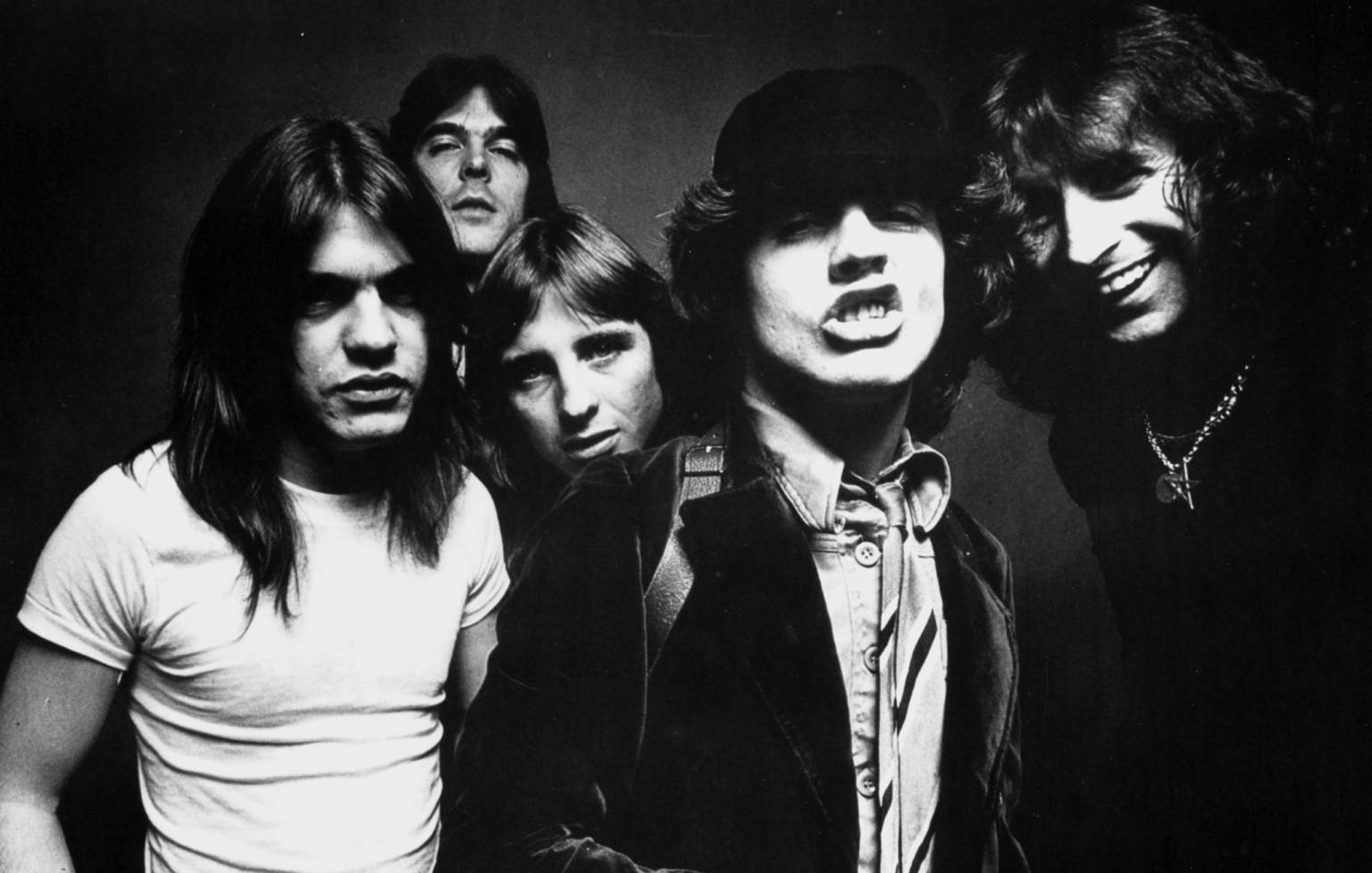 AC/DC: Darum wollte Malcolm Young, dass Steven Tyler sie in die Rock ...