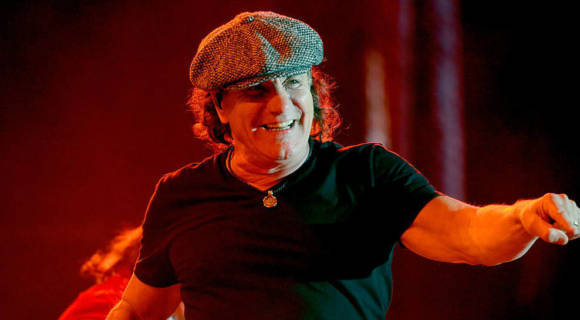 AC/DC: Deshalb trägt Brian Johnson live immer eine Mütze