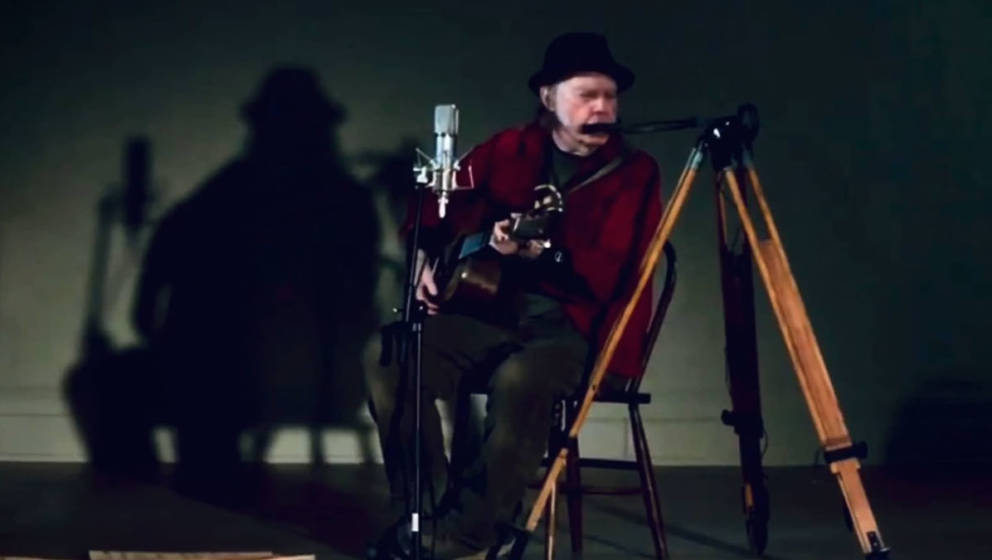 Neil Young: Berührende Hometown-Version von „Comes A Time“
