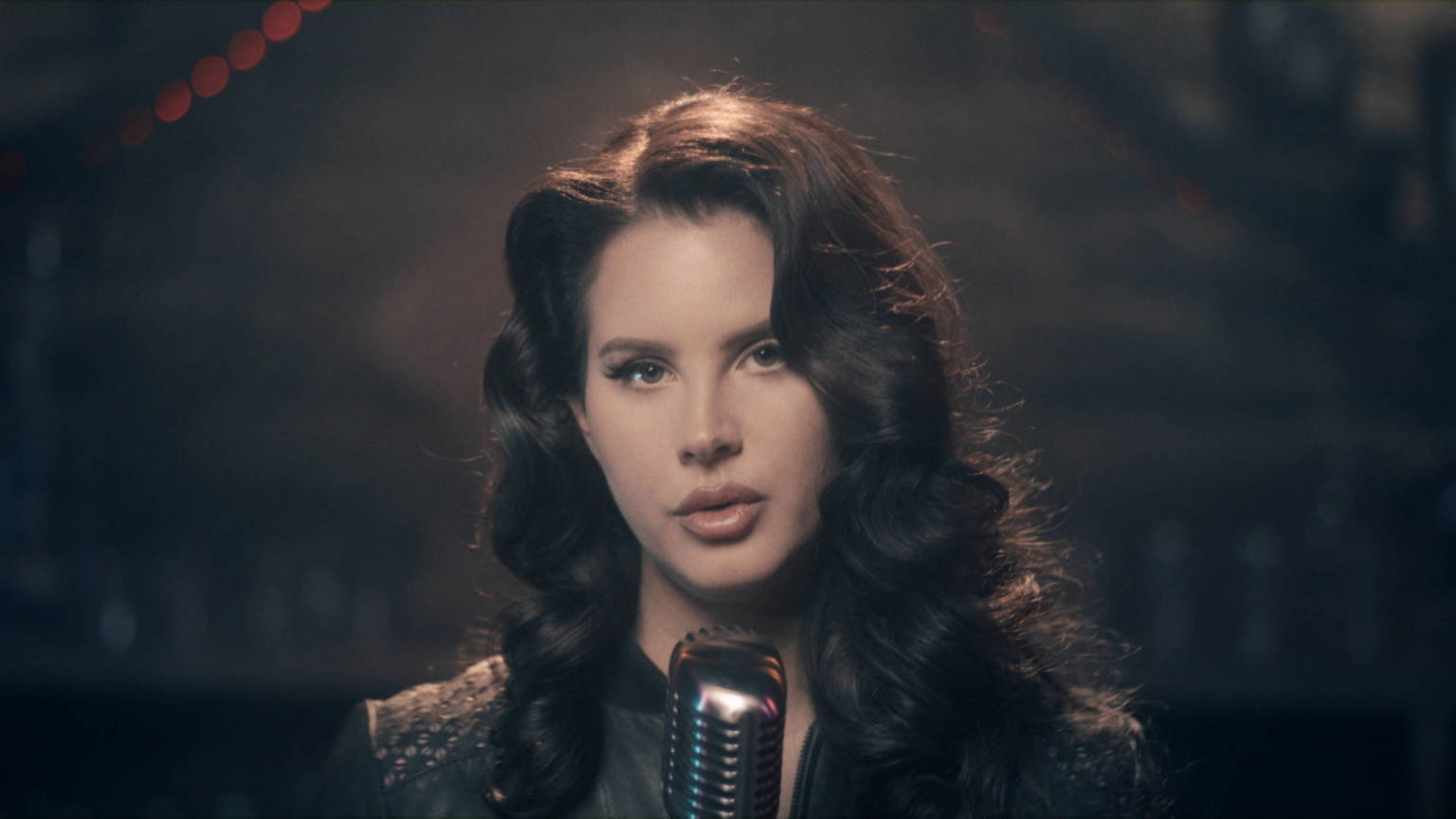 Lana Del Rey: Schon im Juni kommt ihr nächstes Album „Rock Candy Sweet ...