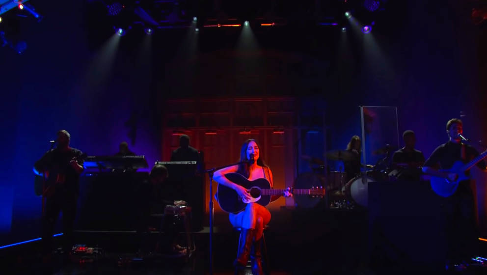 Kacey Musgraves singt nackt bei „Saturday Night Live“