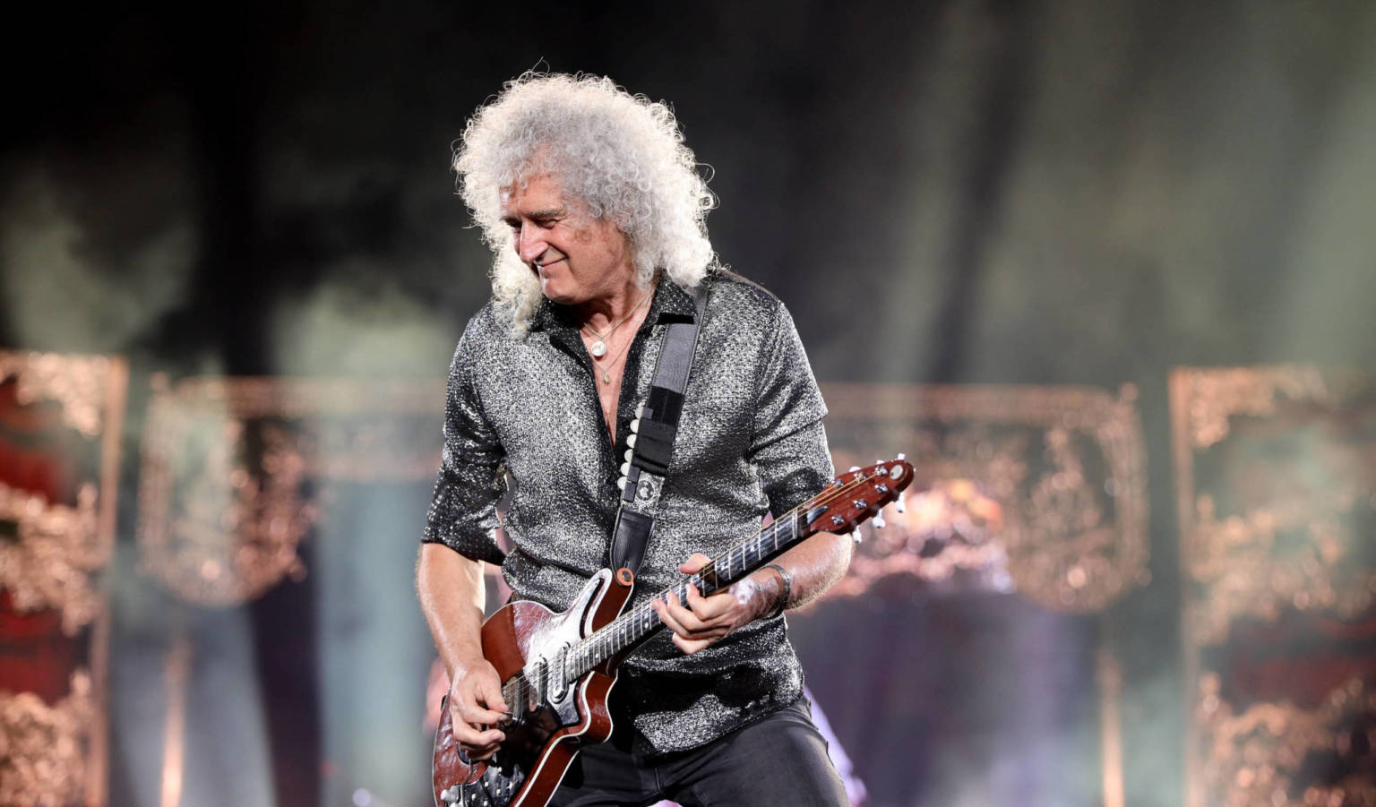 Queen: Brian May gibt sein Schauspiel-Debüt in einer Anti-Mobbing ...