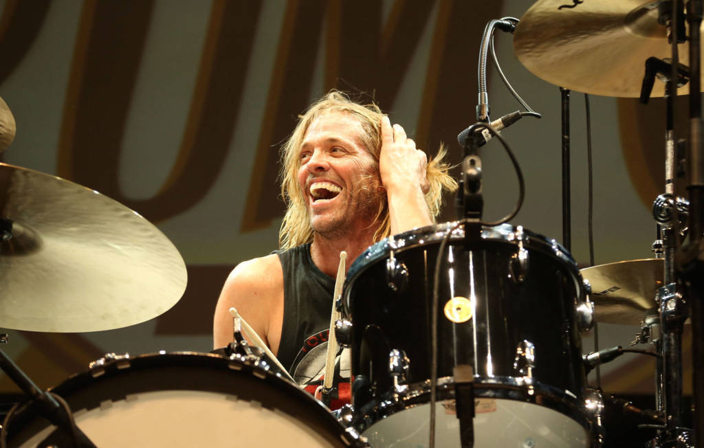 Von Slash bis Miley Cyrus: Abschiedssongs für Taylor Hawkins— Rolling Stone