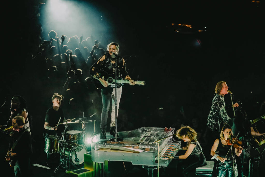 Nach Vorwürfen gegen Win Butler: So reagierten Band und Fans bei Arcade ...