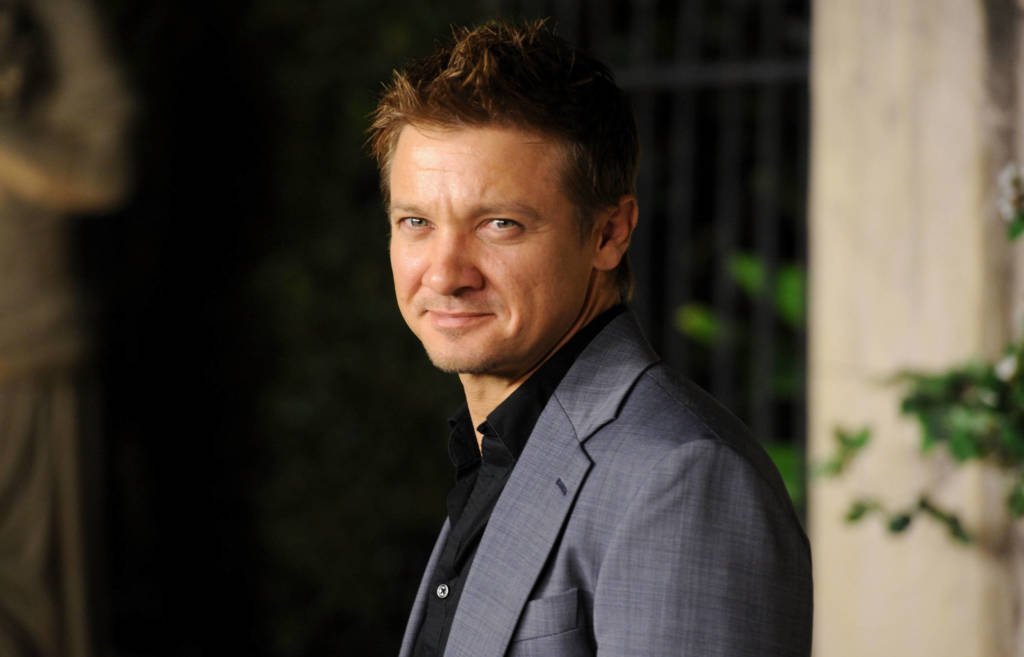 Nach Unfall: Jeremy Renner postet erstes Foto— Rolling Stone