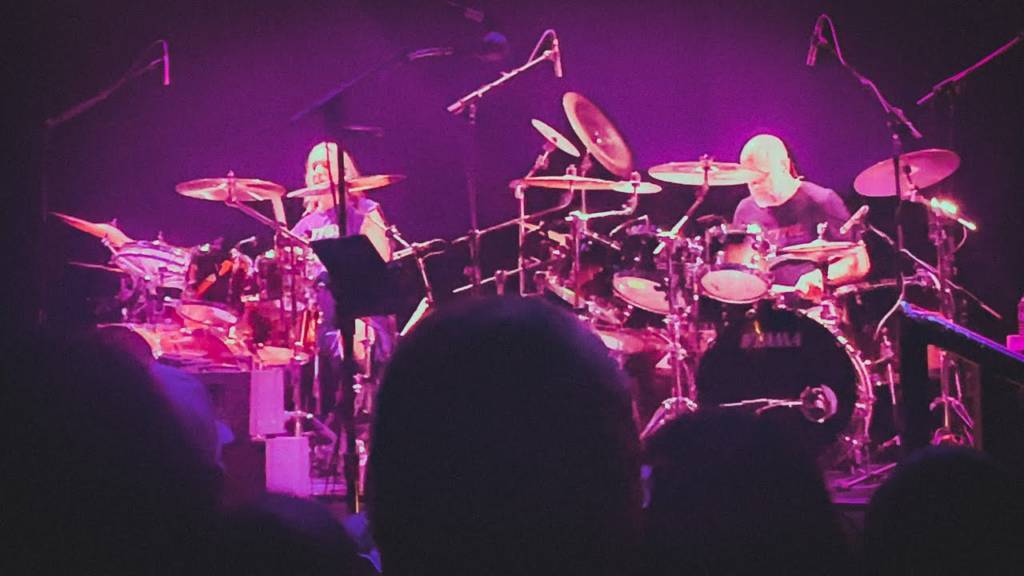 Tool und Primus liefern sich Drum Battle mit Led-Zeppelin-Song— Rolling ...