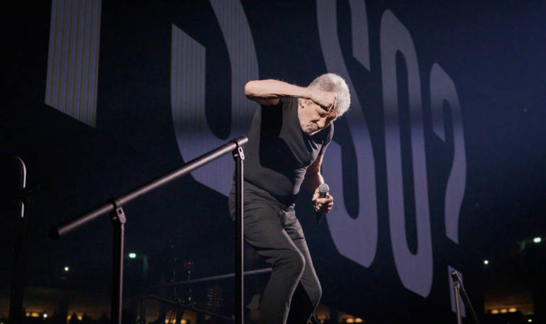 Roger Waters live in Berlin: Symphonie des Grauens— Rolling Stone
