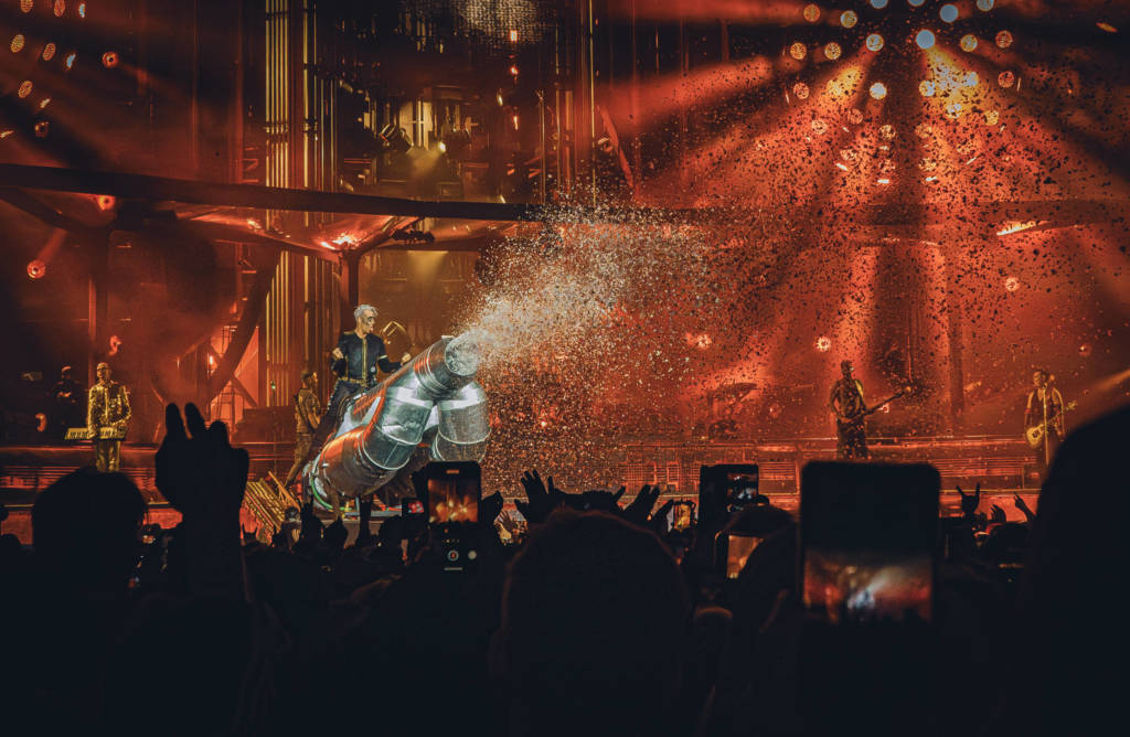 Rammstein: Spektakuläre Bilder ihrer Tour 2023— Rolling Stone