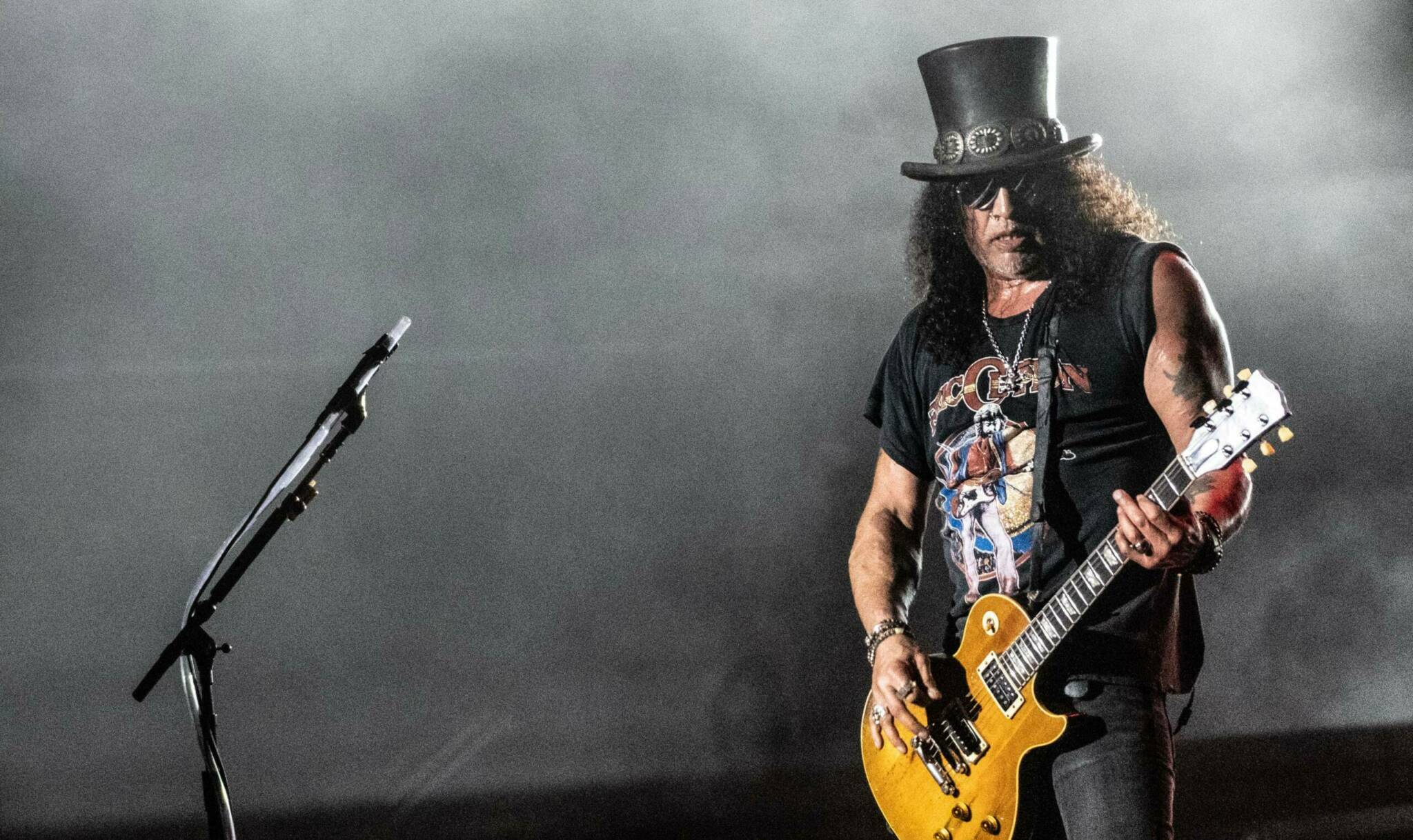 Slash über Features mit Brian Johnson und Steven Tyler — Rolling Stone