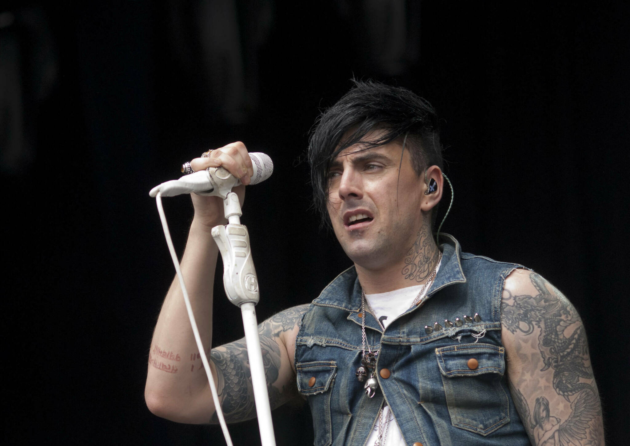 Lostprophets-Sänger Ian Watkins im Gefängnis niedergestochen— Rolling Stone