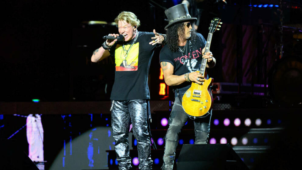 Guns N' Roses stellen ihre neue Single „Perhaps“ live vor (Video)