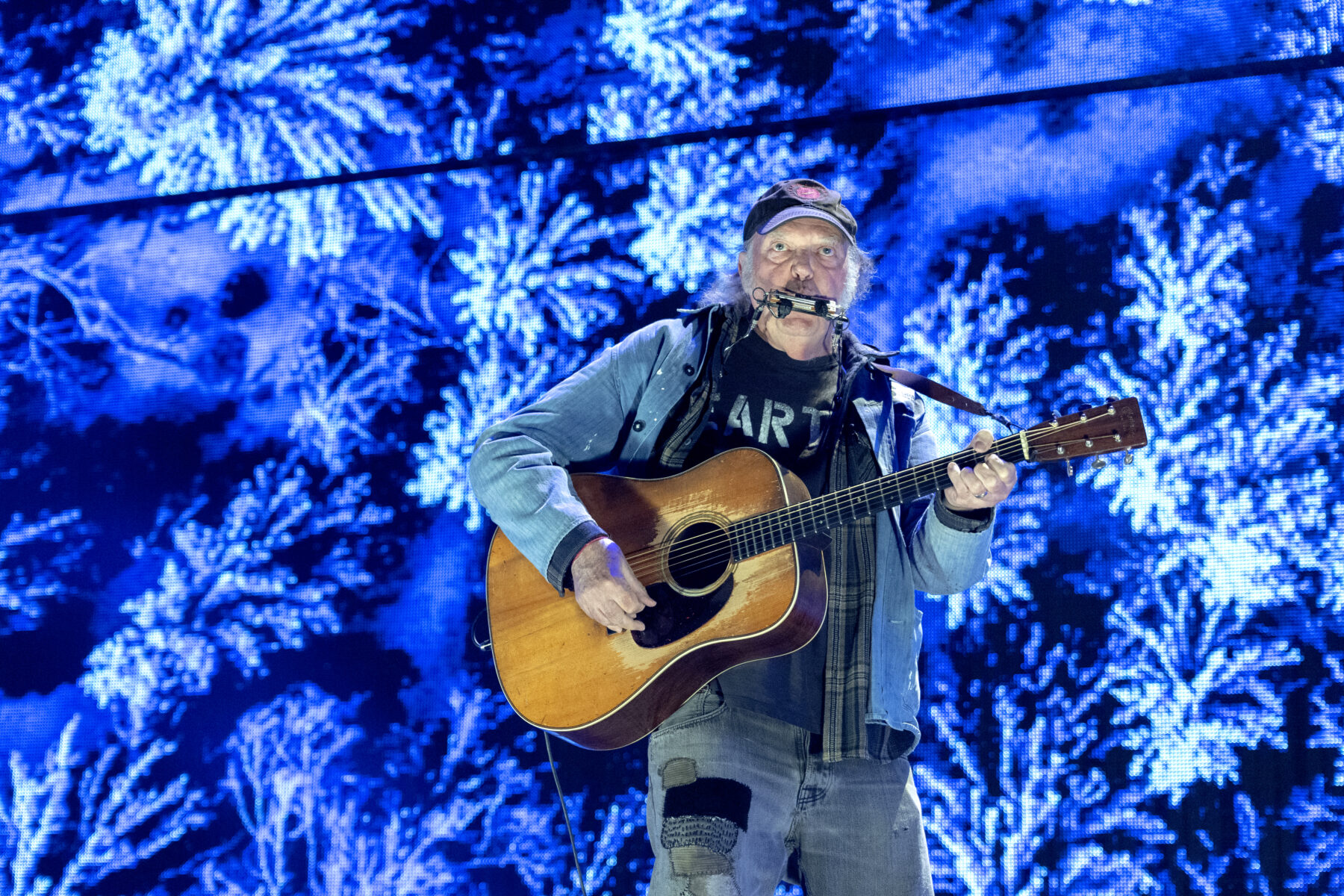 Neil Young spielt „After the Gold Rush“ bei erstem Auftritt 2026