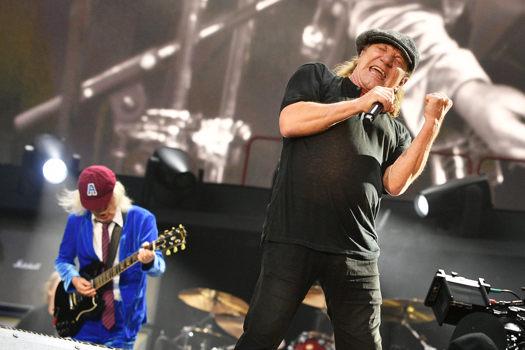 Neil Young & The Chrome Hearts in Stuttgart: Tickets, Setlist, Anfahrt ...