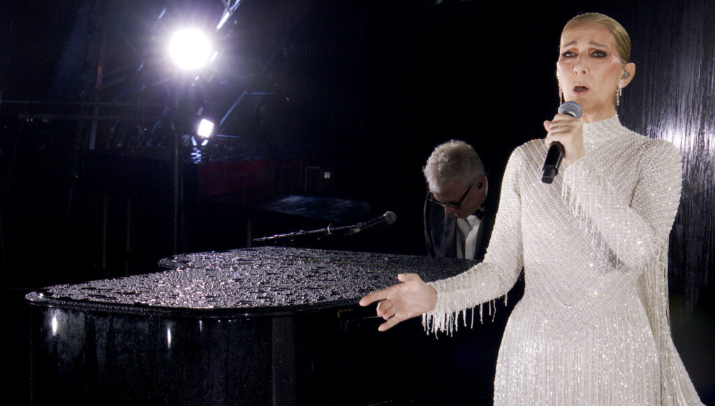 Céline Dion feiert Bühnen-Comeback – Olympia-Auftritt hier sehen