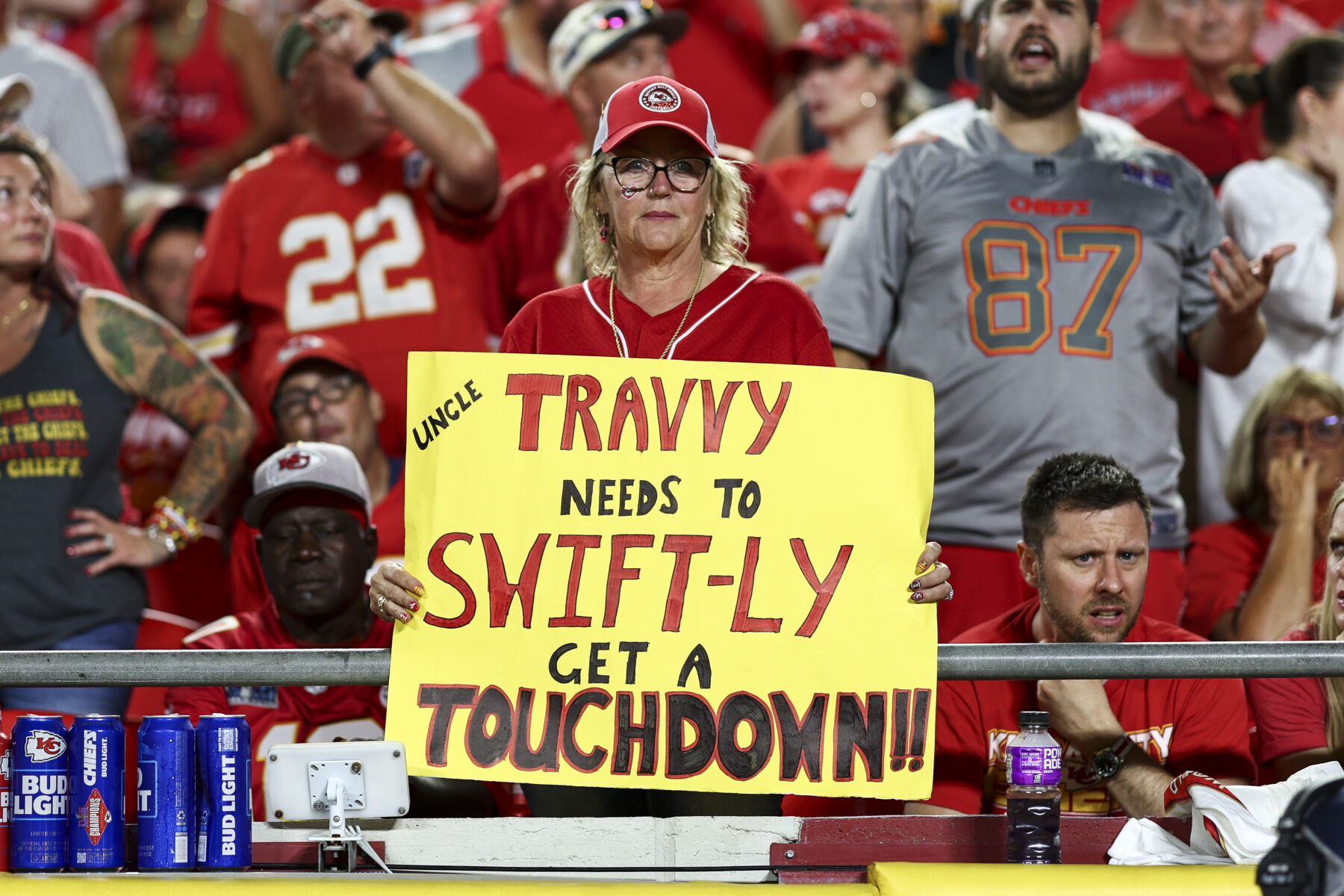 Taylor Swift feiert Chiefs-Sieg: Gerüchte um Fake-Beziehung zerschlagen