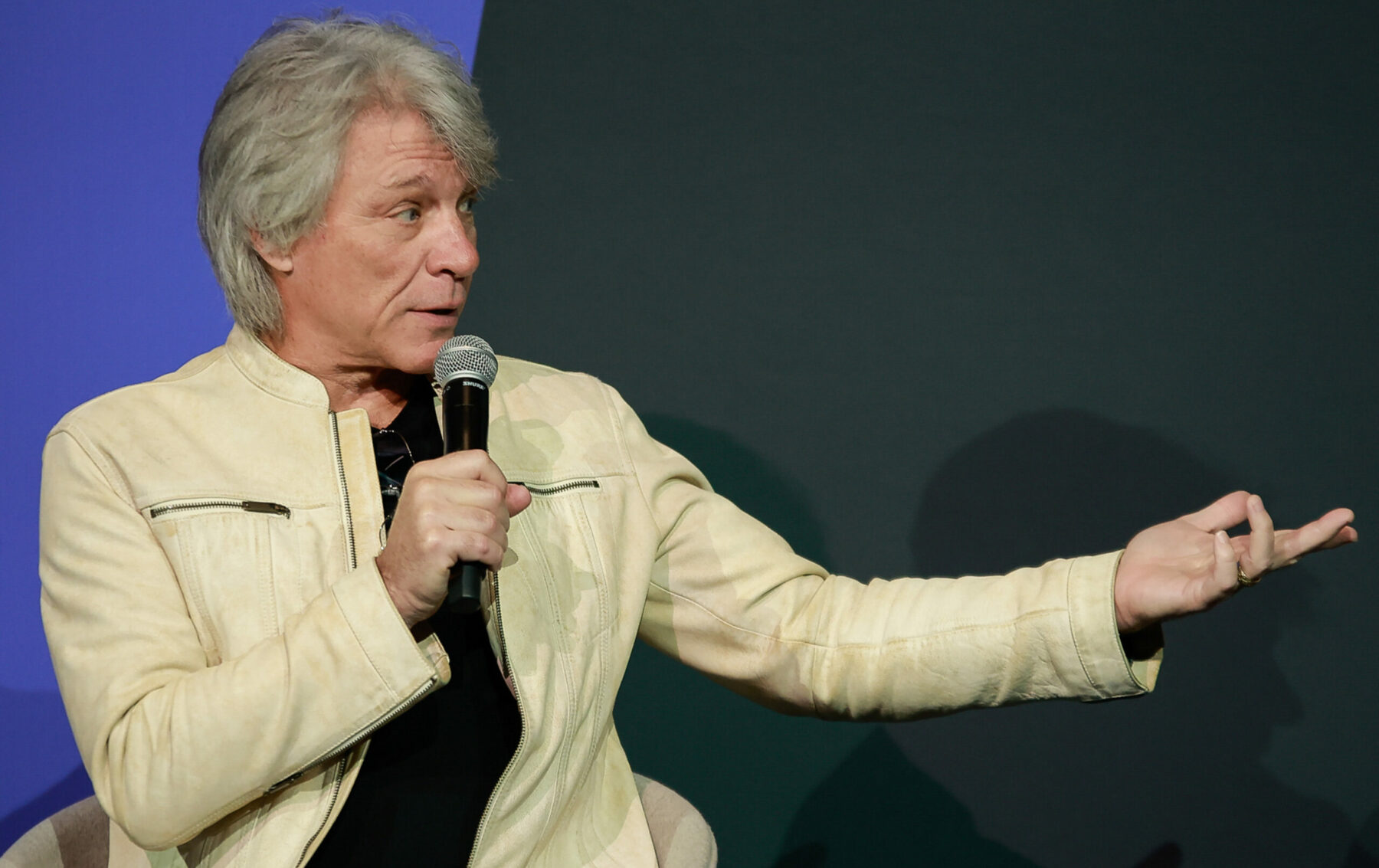 Jon Bon Jovi spricht über (überwundene) „dunkle Zeiten“