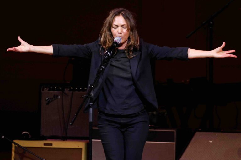 Bangles: Susanna Hoffs nimmt „Eternal Flame“ neu auf — Rolling Stone