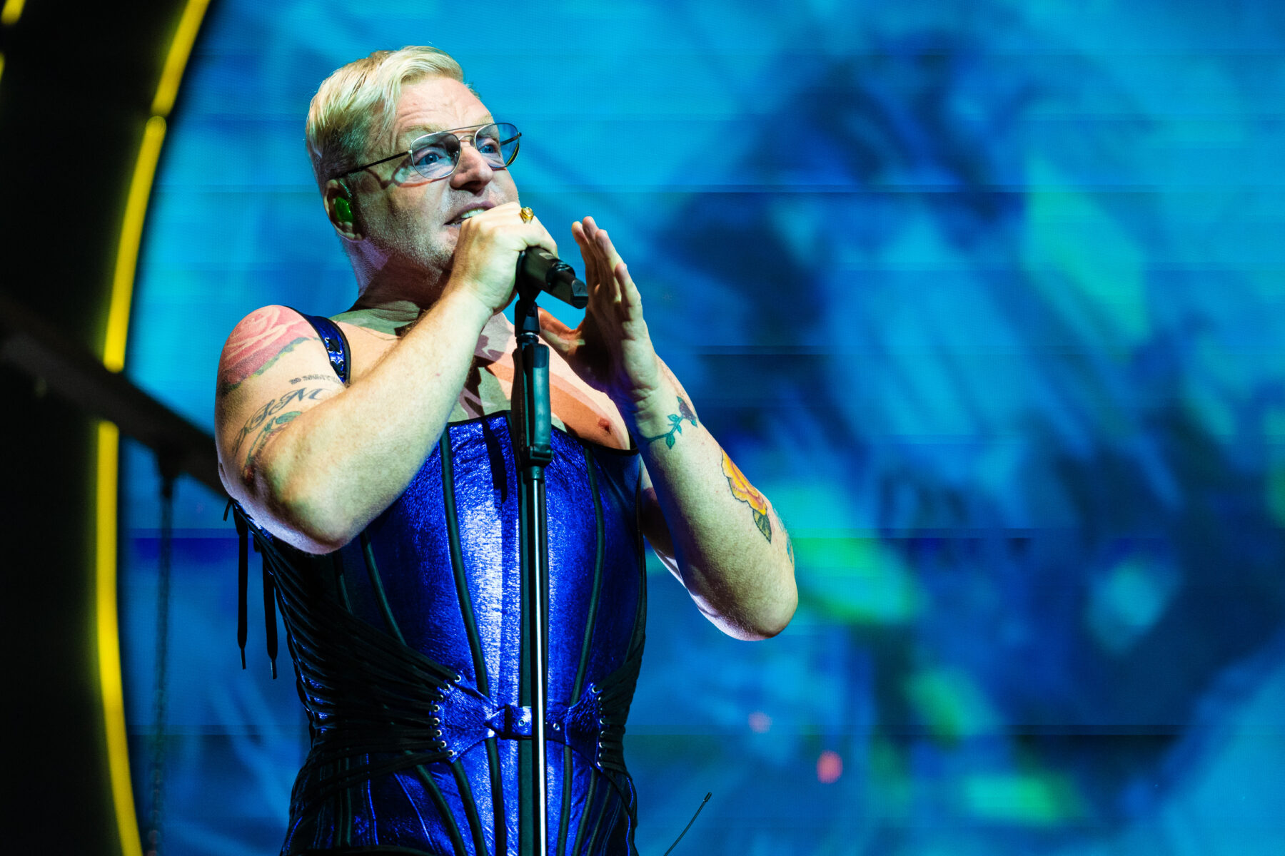 Andy Bell im Interview: „Jede Generation hat ihre eigenen Kämpfe ...